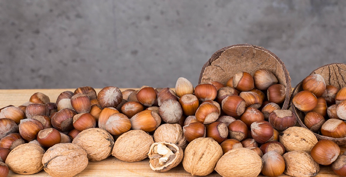 The harvest of hazelnuts in Georgia is hampered by a labor shortage ...
